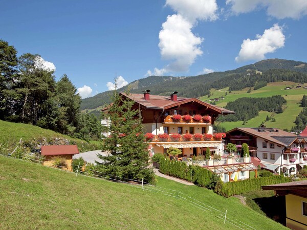 Apartment In Kleinarl Near Ski Slopes - Großarl