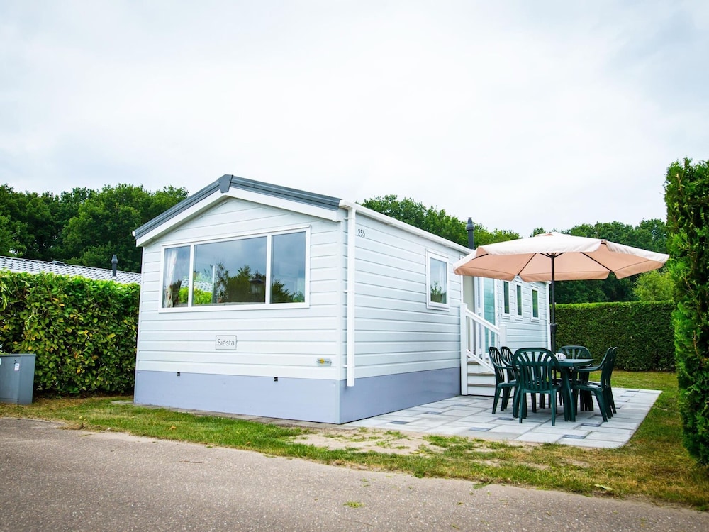 Chalet With A Terrace In A Beautiful Setting - Loon op Zand