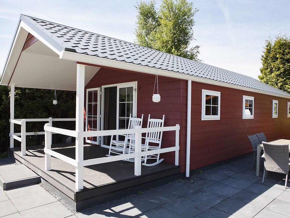 Comfortable Lodge With A Terrace - Nijkerk