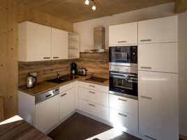 Chalé | Cozinha privada | Cadeirão de bebê