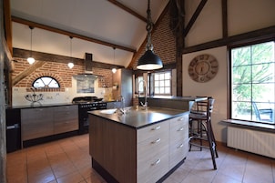 Casa | Cozinha privada | Cadeirão de bebê