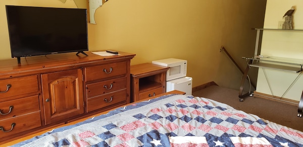 Private Room W\/deck**minifridgeµwave - Lake Buchanan, TX