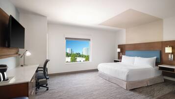 Quarto Standard, 1 cama king-size (Mobility) | Roupa de alta qualidade, edredões de penas, camas de colchão pillowtop