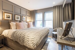 Apartamento Clássico | Lençóis de algodão egípcio, roupa de alta qualidade, edredões de penas 