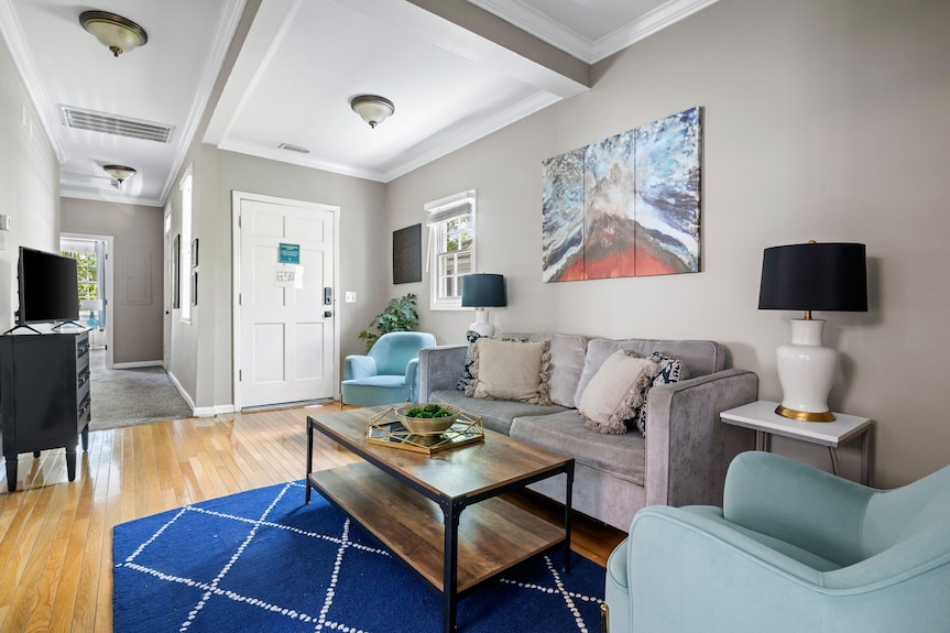 Charming Second Floor Condo 6 Blocks To King - 查爾斯頓