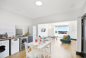 Apartamento de Luxo | Sala de estar | Televisor LCD de 40 polegadas com canais digitais, televisor 