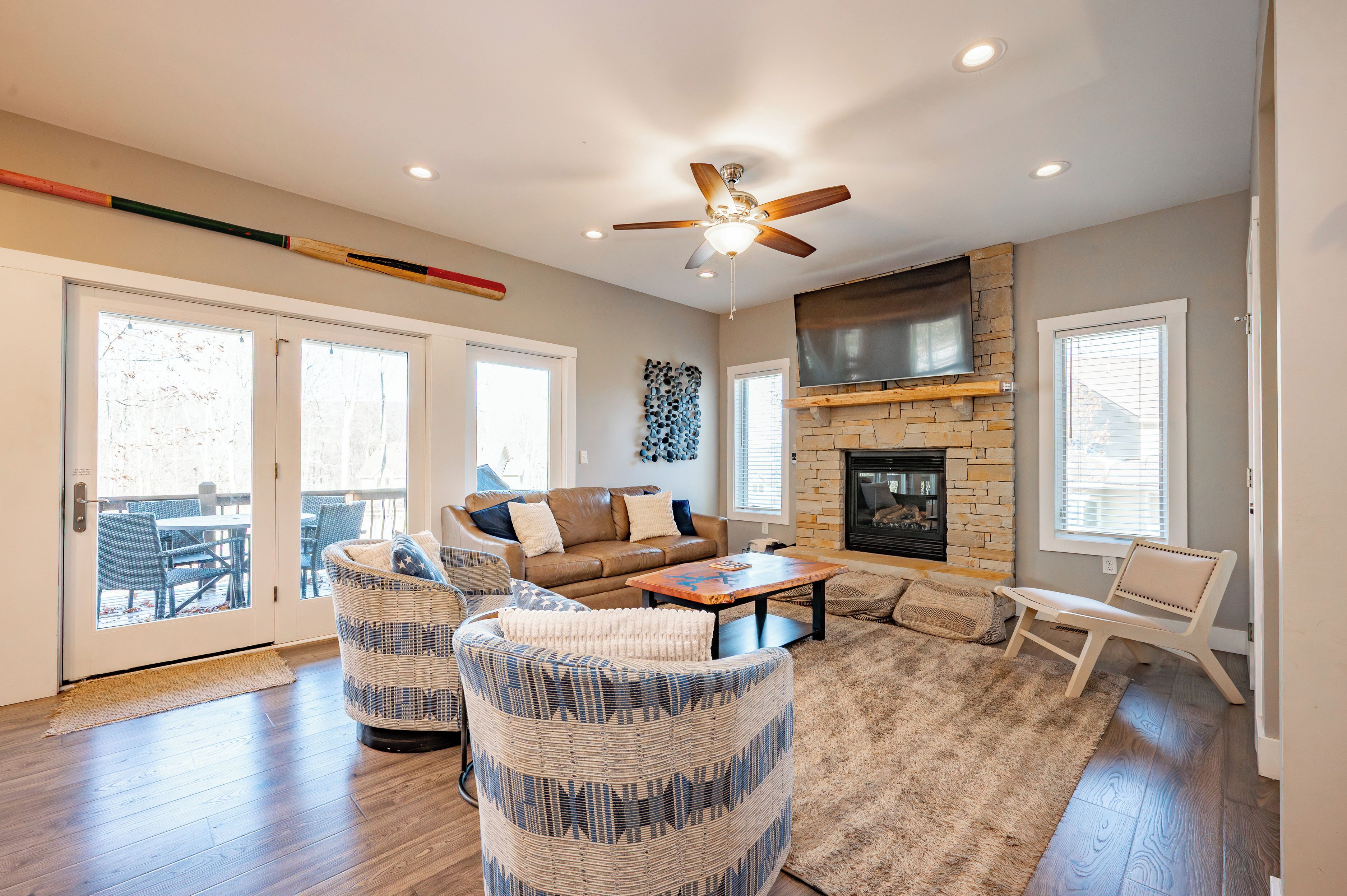 Gather Inn: Lake Area, Hot Tub, Fireplace, Fire Pit! - Deep Creek Lake, MD