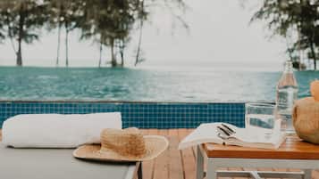 2 piscinas exteriores, da(s) 7:00 à(s) 23:00, toldos (sobretaxa)