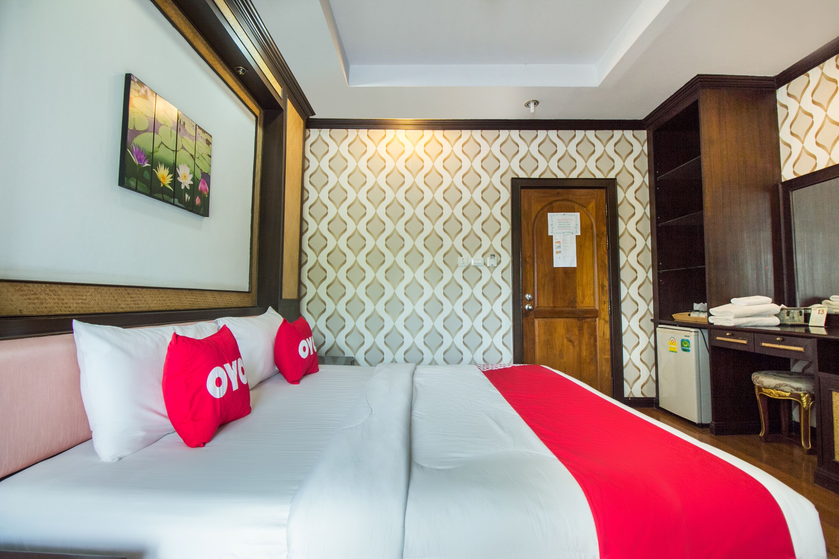 Quarto Duplo Deluxe | Minibar, secretária, Wi-fi grátis, roupa de cama fornecida 