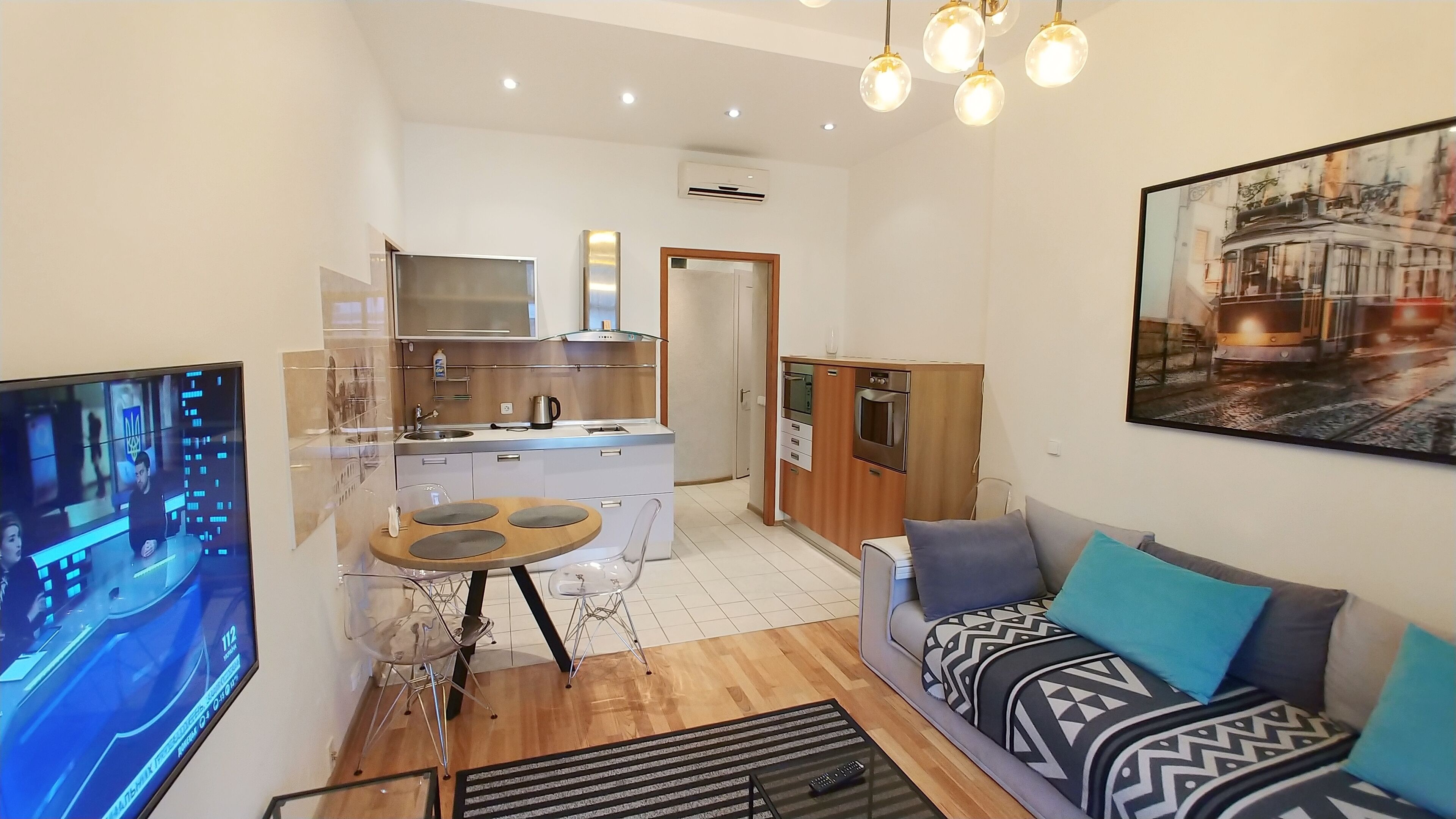 One bedroom. Luxe. 29 Khreshchatyk str. Besarabka - 2072 | Roupa de alta qualidade, edredões de penas, ferro/tábua de engomar 