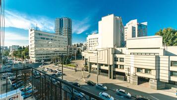 Three bedroom. 7 Zhylyanska St. Olympic stadium - 4025 | Vista do quarto