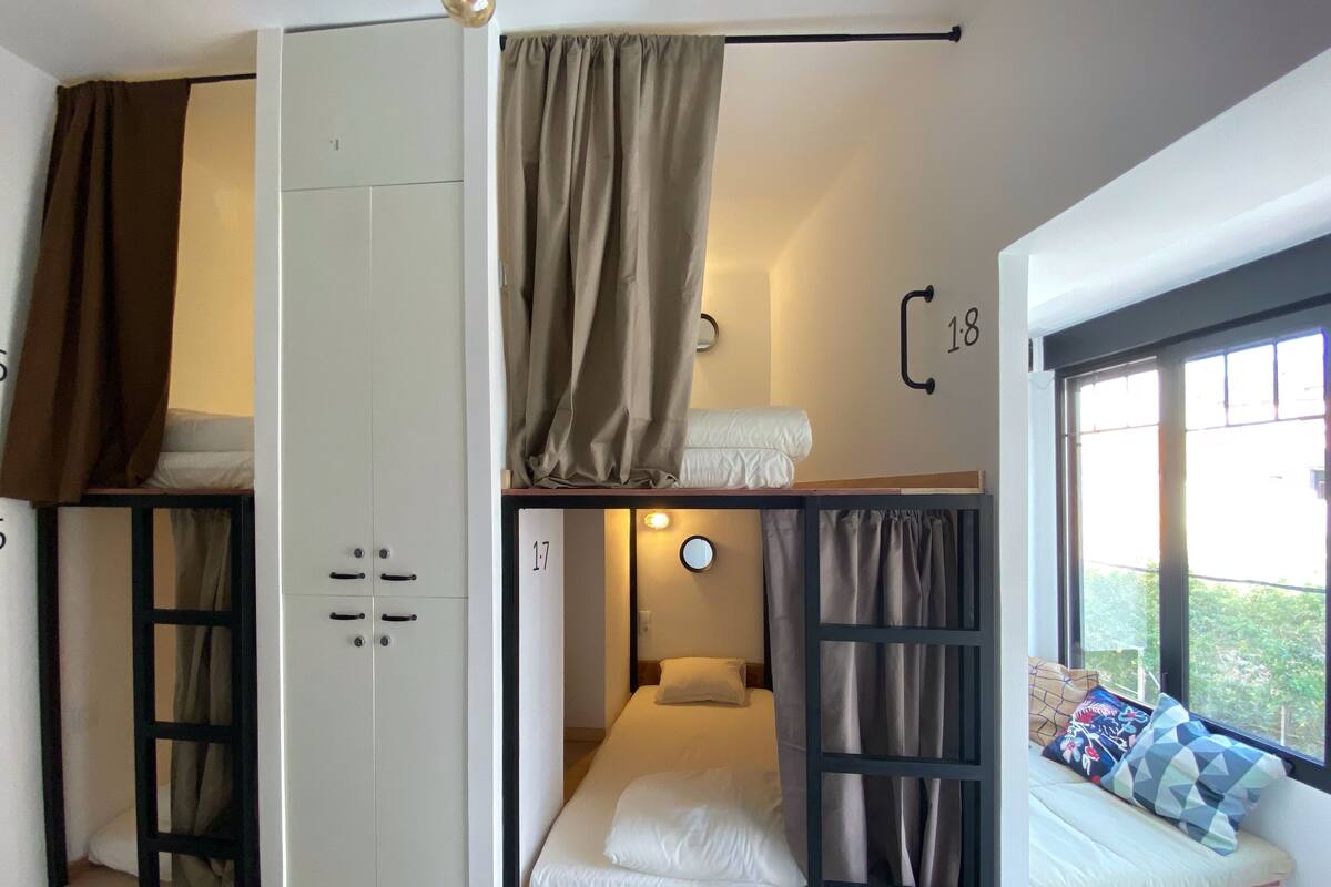 Dormitório compartilhado, Dormitório misto (1 cama em um dormitório de 8 camas) | Wi-fi grátis, roupa de cama fornecida