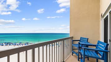 Apartamento em Condomínio Fechado, 1 quarto, vista para o oceano (A325) | Vista do quarto