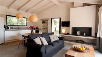 Villa Premium, 2 quartos | Sala de estar | TV de ecrã plano