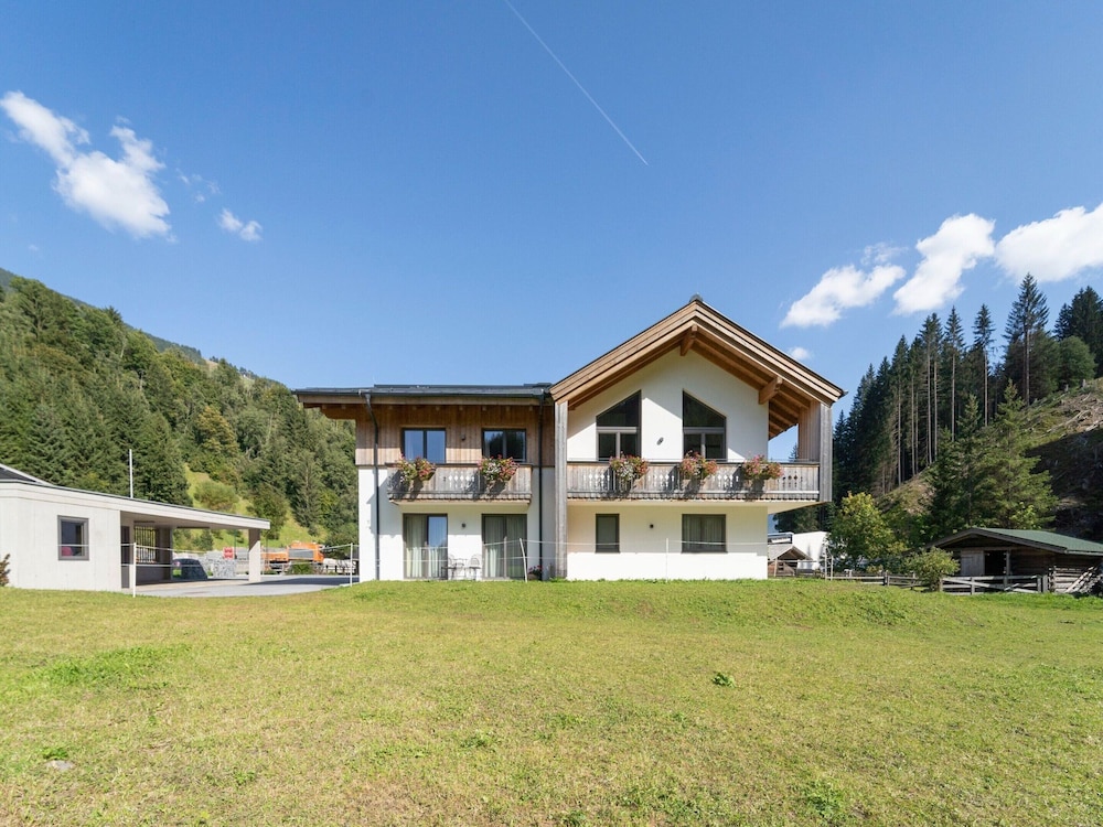 Lovely Chalet In Salzburg With Mountain View - Saalbach-Hinterglemm