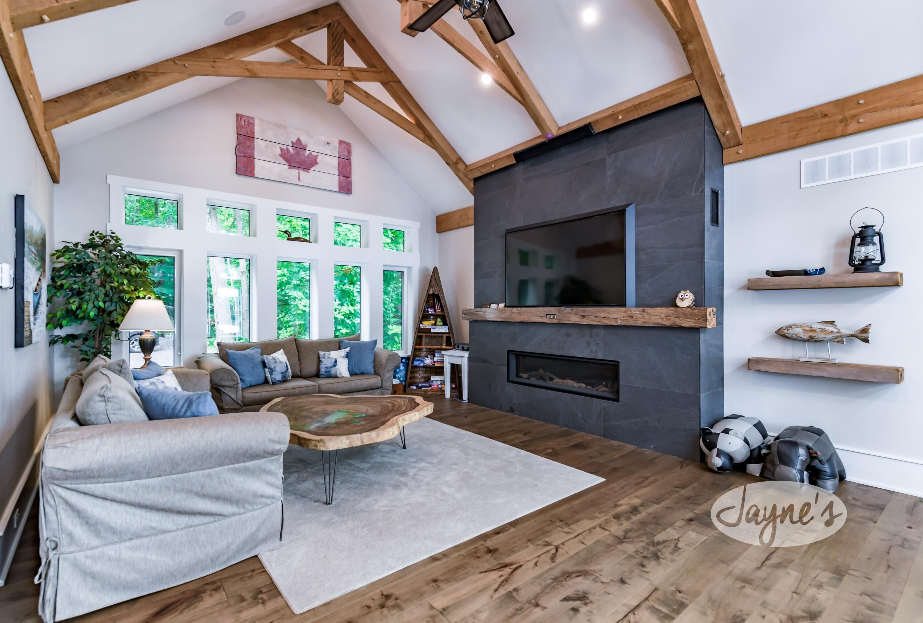 Gorgeous 8 Bed, 5 Bath Cottage On 3 Mile Lake! Spacious Deck! Privacy! Views! - Huntsville