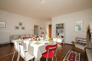 Apartamento família, vários quartos, ao lado da montanha (Balcone Panoramico sul Garda) | Opções para refeição
