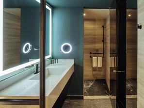 Quarto Superior, 1 cama king-size | Minibar, cofre no quarto, secretária 