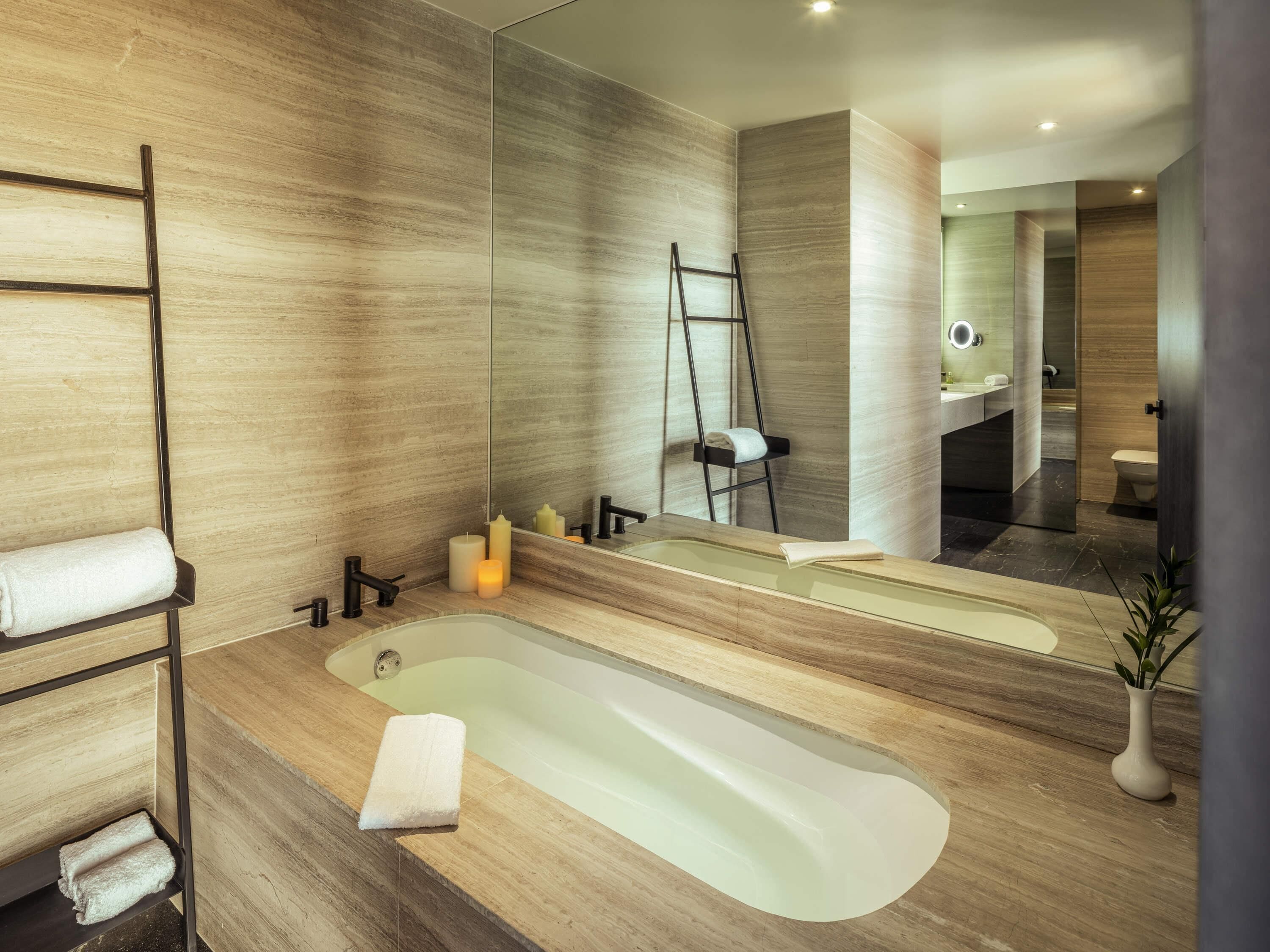 Suite, 1 cama king-size (Master) | Minibar, cofre no quarto, secretária 