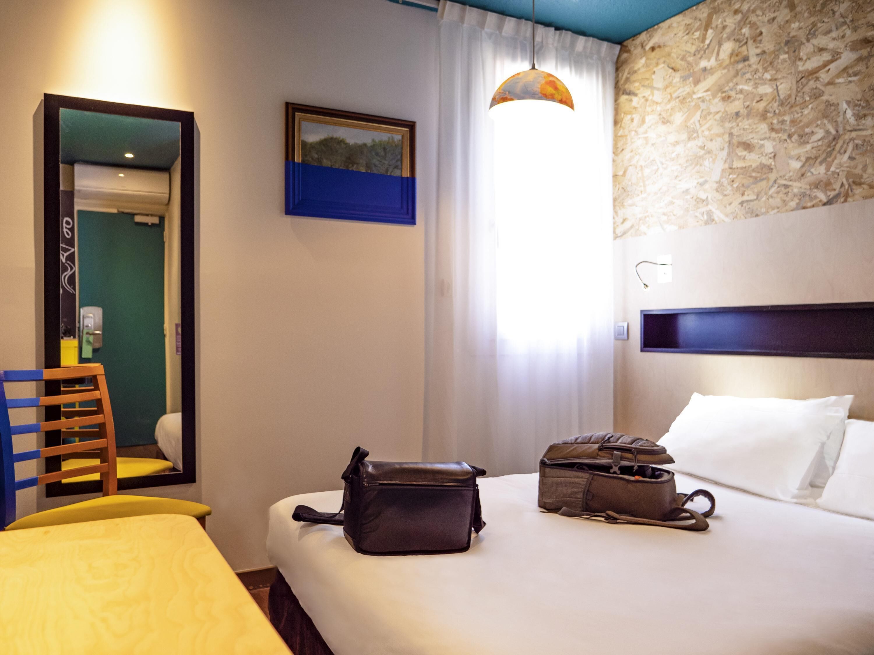 Quarto Duplo, 1 cama de casal | Secretária, Wi-fi grátis, roupa de cama fornecida 