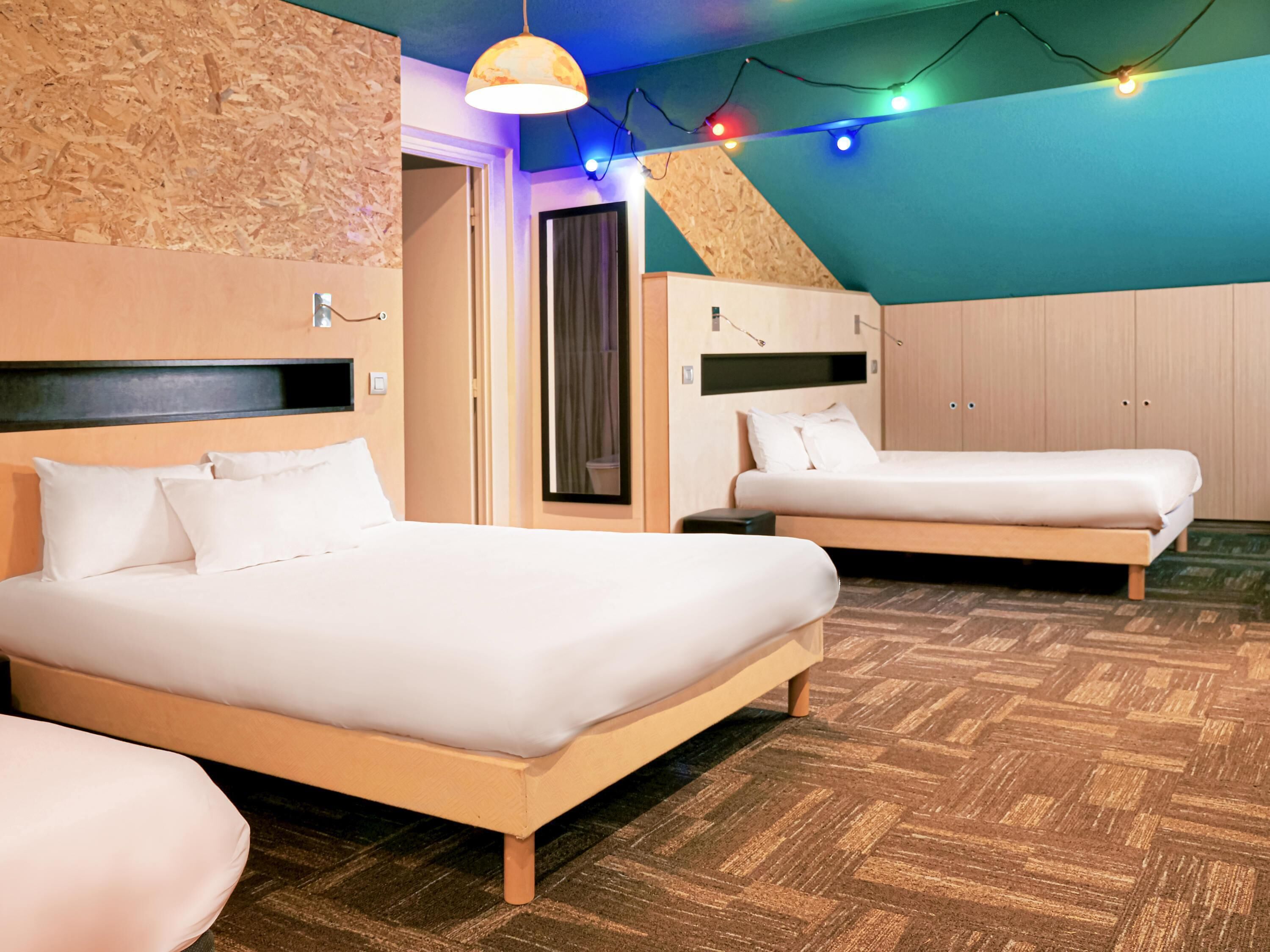 Quarto Familiar (4 people) | Secretária, Wi-fi grátis, roupa de cama fornecida 