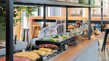 Café da manhã continental grátis todos os dias