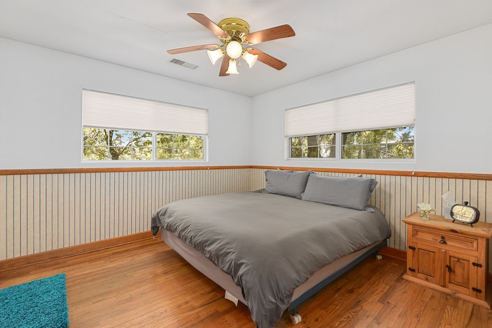 Downtown Flat | Deck, Grill And Central A/c - Flagstaff, AZ