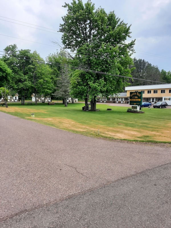 Sunshine Motel And Cabins - Michigan