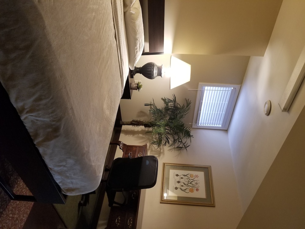 Cottage Close To Lake And Parks - Ontario