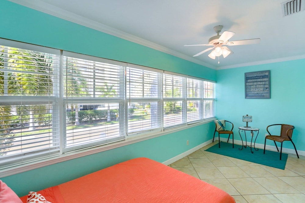 Pool, Beach Across Street, On Site Laundry, Free Activities & Parking ~ 205d Barefoot Beach Resort - Largo, FL