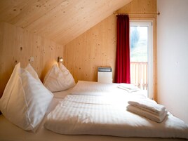 Chalé | 3 quartos, individualmente mobiliados, roupa de cama