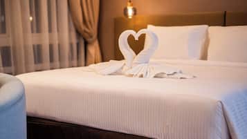 Premier Studio Suite | Roupas de cama premium, cofres nos quartos, escrivaninha