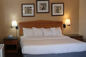 Quarto Individual Empresarial, 1 cama king-size | Secretária, Wi-fi grátis 