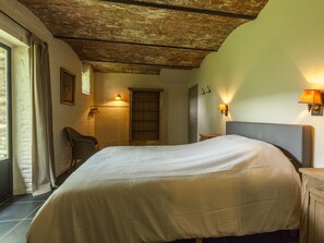 Casa | 5 quartos, individualmente mobiliados, roupa de cama
