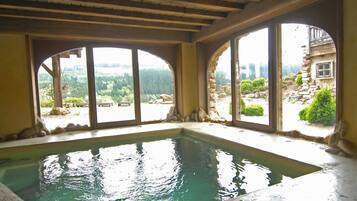 Casa | Piscina | Piscina interior, piscina exterior