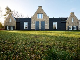 Villa | Exterior