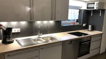 Casa | Cozinha privada | Micro-ondas, cooktop, cadeirão de bebê