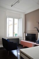 Apartamento Design, 1 quarto | Sala de estar | Smart TV, Netflix, serviços de streaming 