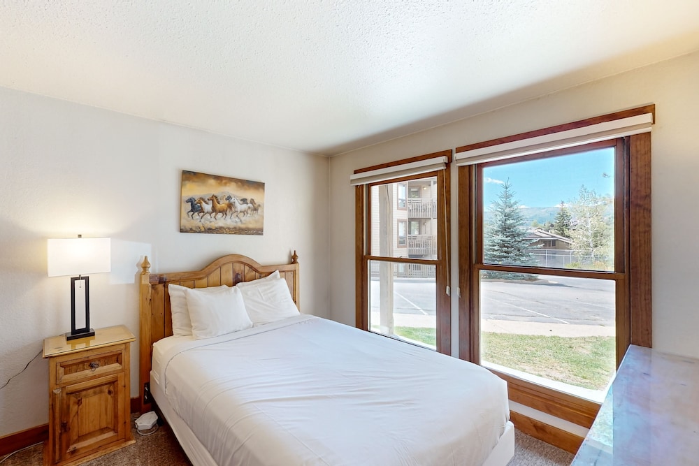 Steamboat Condo With Hot Tub & Pool - Walk To Lifts - Steamboat Springs, CO