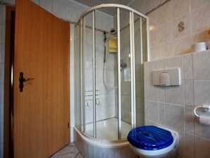 Apartamento | Banheiro | Chuveiro, toalhas de banho