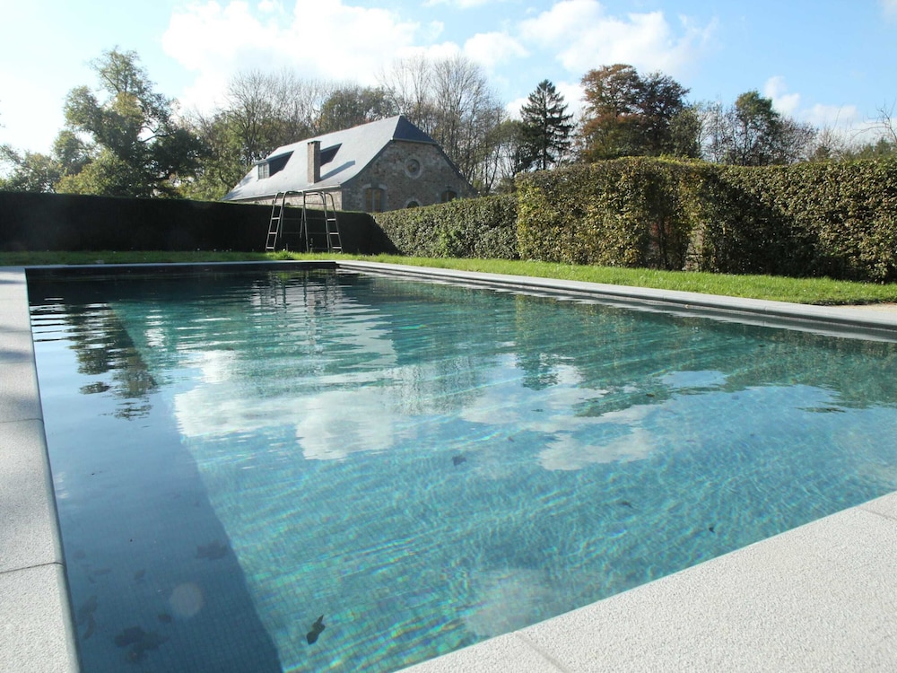Situated In Wonderful Castle Grounds In Gesves - Waals-Brabant