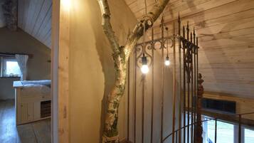 3 quartos, com mobília individualizada, roupa de cama fornecida