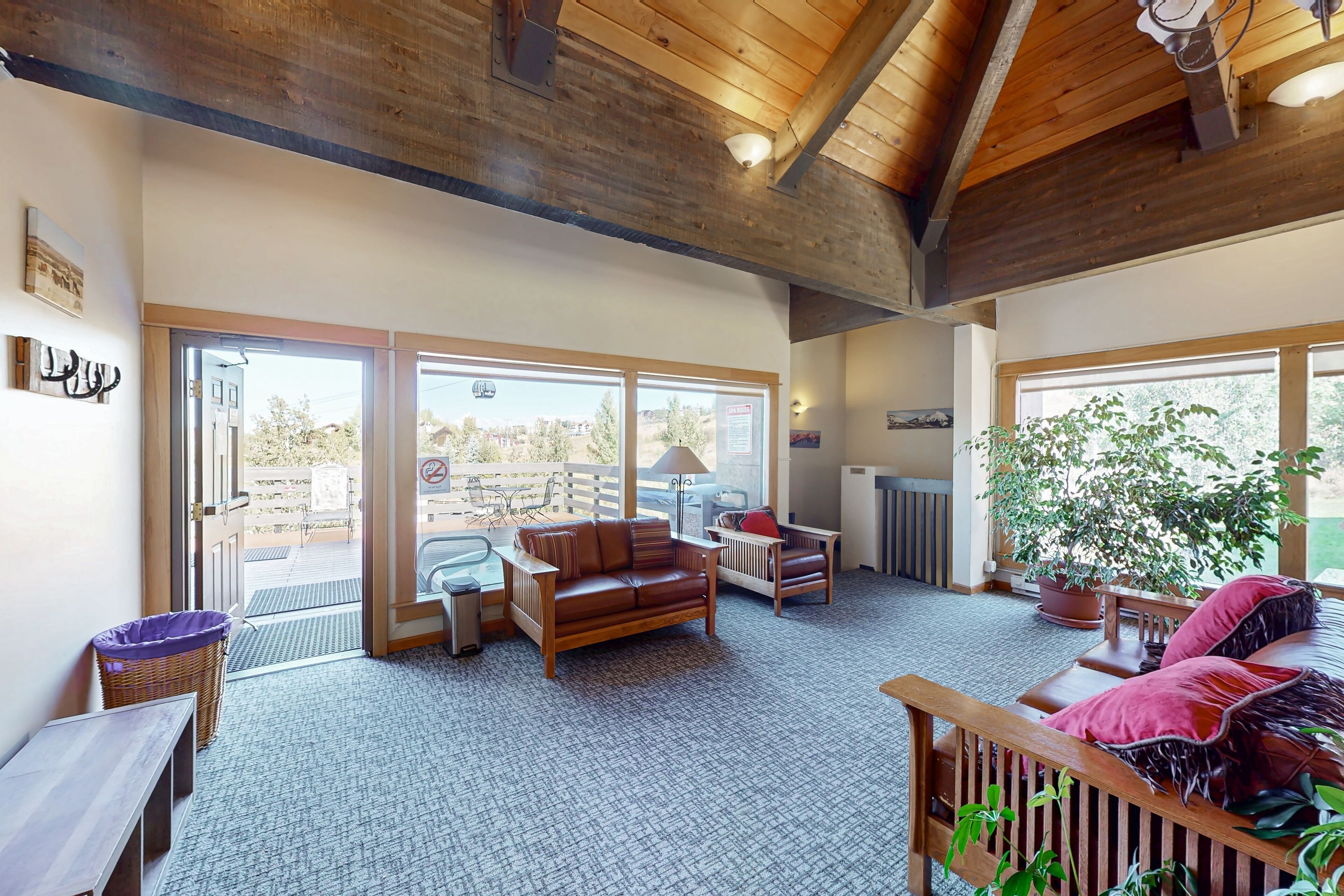 Attractive Mountain Home Close To Year-round Fun W/ Ski-in/ski Out Access - Steamboat Springs, CO