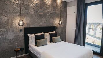 Quartos insonorizados, Wi-fi grátis, roupa de cama fornecida