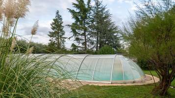 Casa | Piscina | Piscina interna, piscina externa