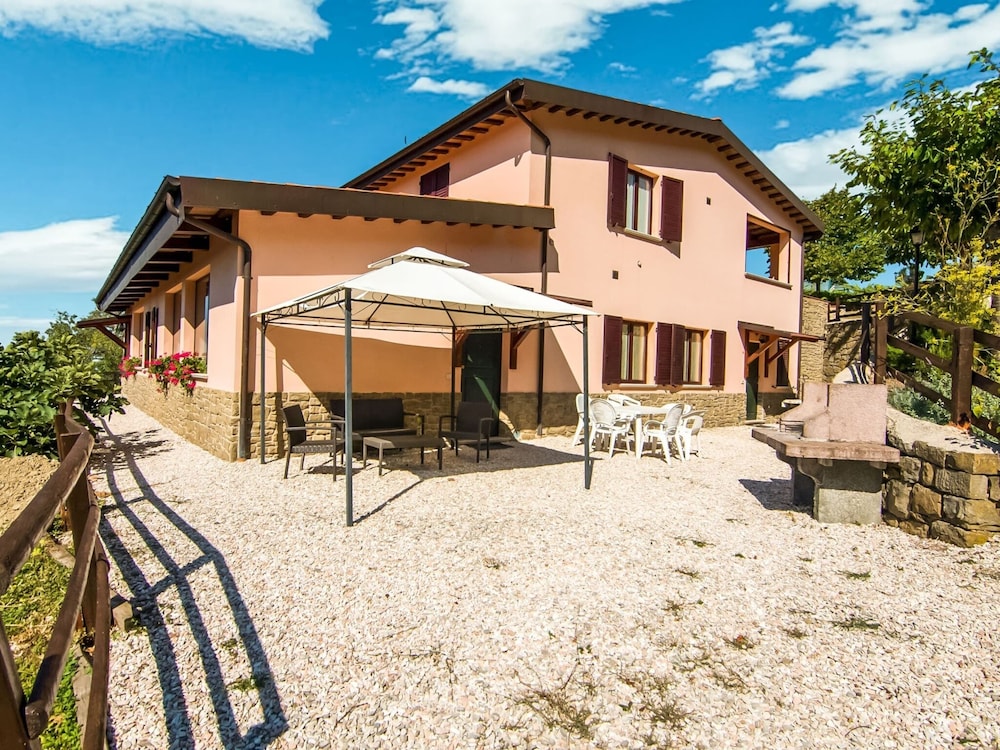 Agriturismo In The Appenines With Covered Swimming Pool & Hot Tub - Marche