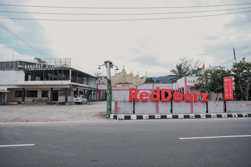 Reddoorz Syariah Near Kebun Raya Liwa - Lampung