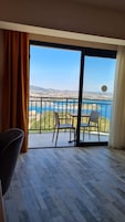 Quarto superior, vista para o mar | Parte interna