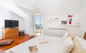 Escrivaninha, ferros/tábuas de passar roupa, Wi-Fi de cortesia