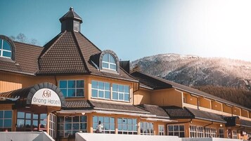 Com decoração personalizada, com mobília individualizada, secretária 